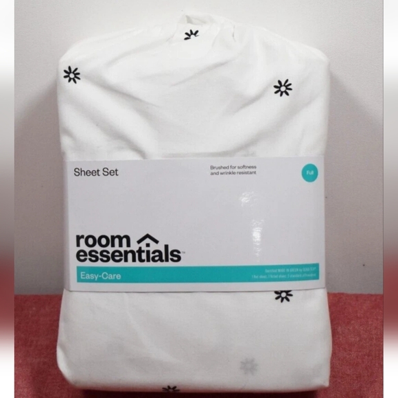 Room Essentials | Bedding | Room Essentials Easy Care Sheet Set Queen ...